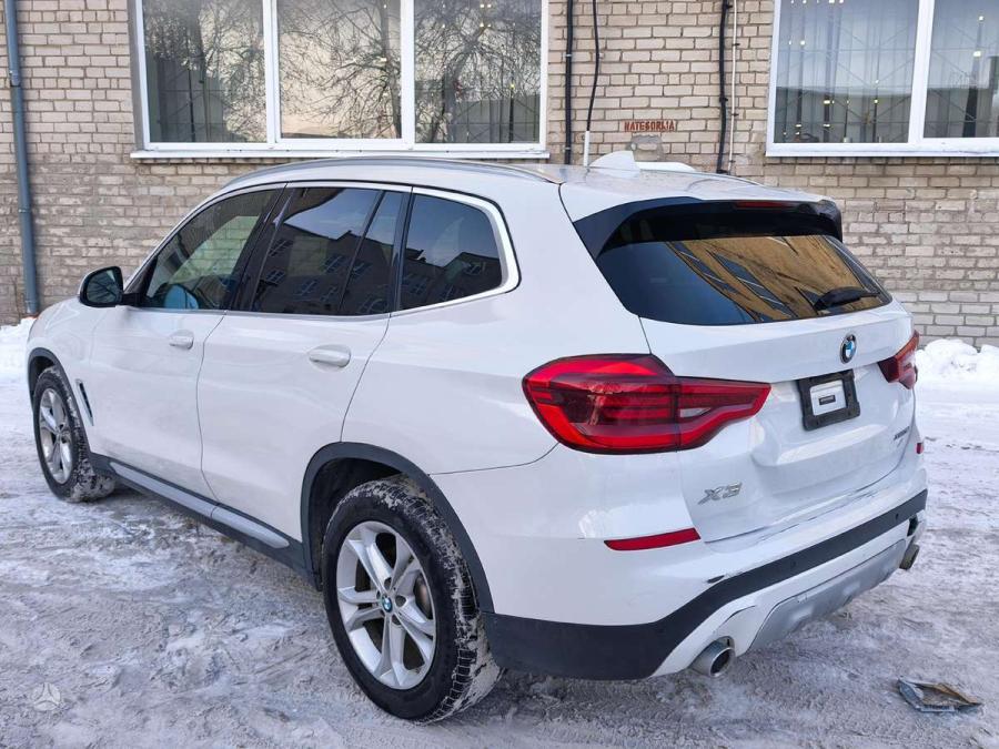 White BMW X3 2020 in Klaipeda, with an engine capacity of 2.00 L and mileage of 184 thousand km for 17800 €, photo 6 on AUTOMOTO.COM.LV