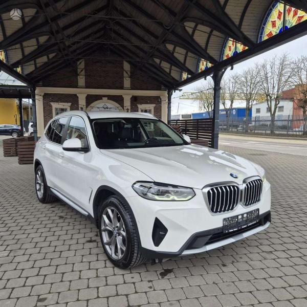 White BMW X3 2021 in Kaunas, with an engine capacity of 2.00 L and mileage of 157 thousand km for 31990 €, photo 2 on AUTOMOTO.COM.LV