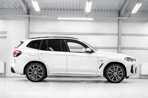 White BMW X3 2021 in Tukums, with an engine capacity of 2.00 L and mileage of 0 thousand km for 35777 €, photo 5 on AUTOMOTO.COM.LV