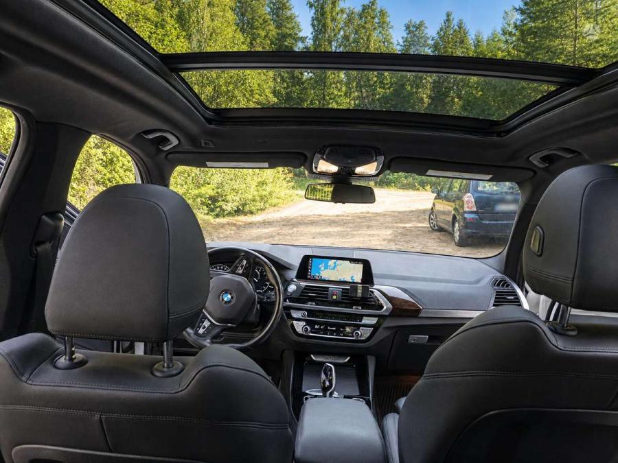 White BMW X3 2021 in Vilnius, with an engine capacity of 2.00 L and mileage of 108 thousand km for 24000 €, photo 4 on AUTOMOTO.COM.LV