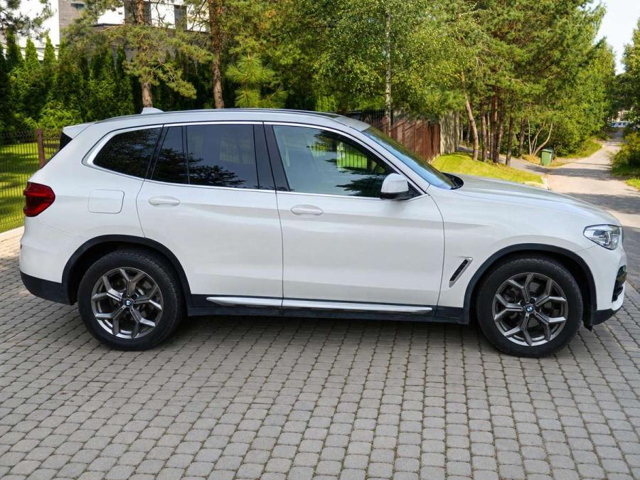 White BMW X3 2021 in Vilnius, with an engine capacity of 2.00 L and mileage of 108 thousand km for 24000 €, photo 8 on AUTOMOTO.COM.LV