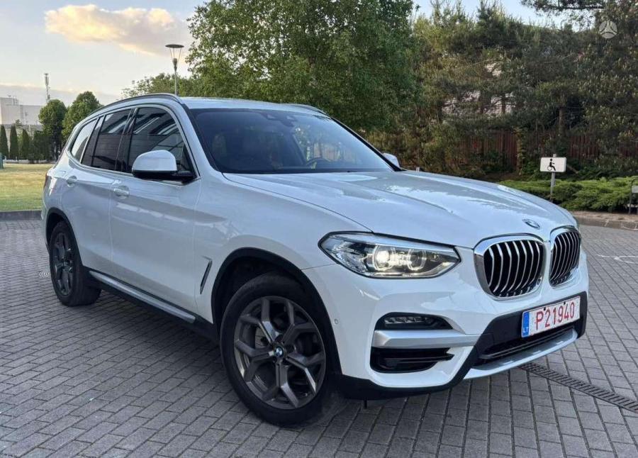 White BMW X3 2021 in Kaunas, with an engine capacity of 2.00 L and mileage of 151 thousand km for 21700 €, photo 3 on AUTOMOTO.COM.LV