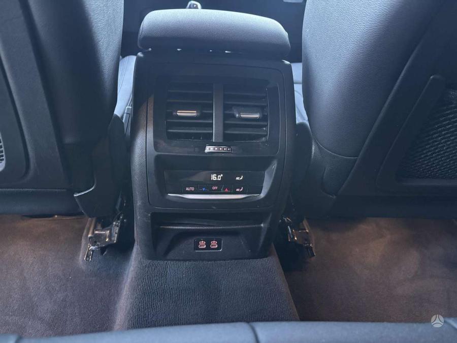 White BMW X3 2021 in Kaunas, with an engine capacity of 2.00 L and mileage of 151 thousand km for 21700 €, photo 13 on AUTOMOTO.COM.LV