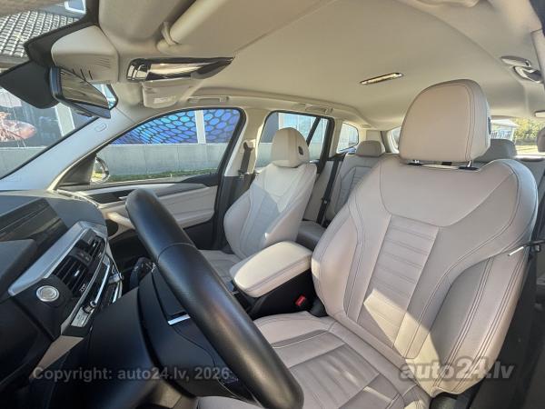 Balts BMW X3 2021 Tallina, ar dzinēja tilpumu 2.00 L un nobraukumu 133 tūkst. km par 29990 €, foto 9 vietnē AUTOMOTO.COM.LV