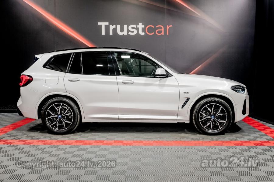 White BMW X3 2022 in Parnu, with an engine capacity of 2.00 L and mileage of 100 thousand km for 39000 €, photo 8 on AUTOMOTO.COM.LV