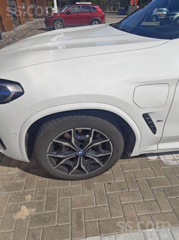 White BMW X3 2022 in Riga, with an engine capacity of 2.00 L and mileage of 105 thousand km for 44000 €, photo 4 on AUTOMOTO.COM.LV
