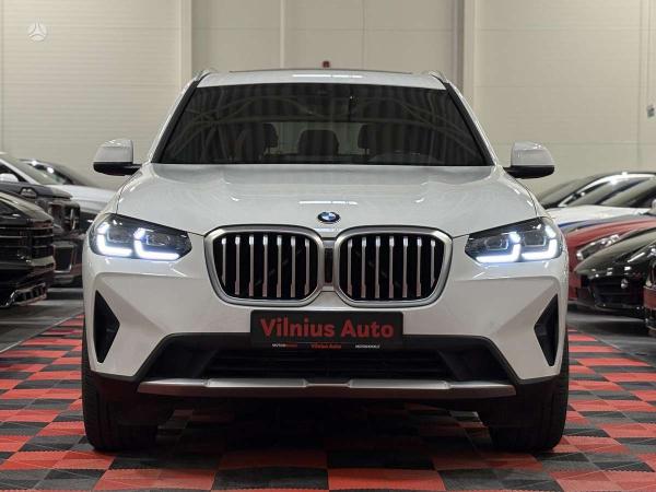 White BMW X3 2023 in Vilnius, with an engine capacity of 2.00 L and mileage of 141 thousand km for 31990 €, photo 2 on AUTOMOTO.COM.LV