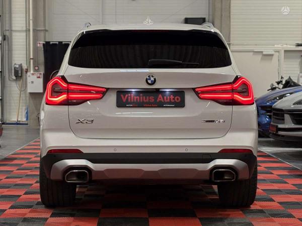 White BMW X3 2023 in Vilnius, with an engine capacity of 2.00 L and mileage of 141 thousand km for 31990 €, photo 5 on AUTOMOTO.COM.LV
