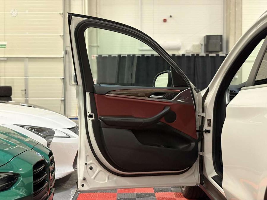 Balts BMW X3 2023 Viļņa, ar dzinēja tilpumu 2.00 L un nobraukumu 141 tūkst. km par 31990 €, foto 13 vietnē AUTOMOTO.COM.LV