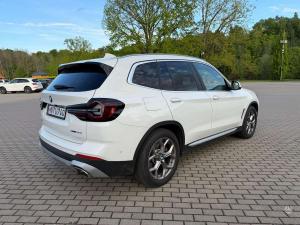 White BMW X3 2024 in Vilnius, with an engine capacity of 2.00 L and mileage of 27 thousand km for 34900 €, photo 4 on AUTOMOTO.COM.LV