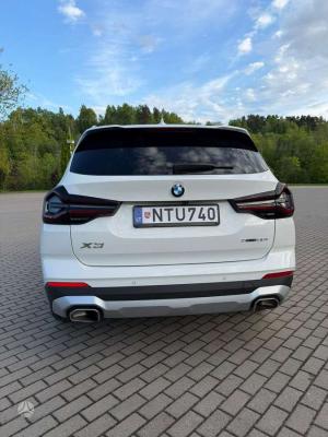 White BMW X3 2024 in Vilnius, with an engine capacity of 2.00 L and mileage of 27 thousand km for 34900 €, photo 5 on AUTOMOTO.COM.LV