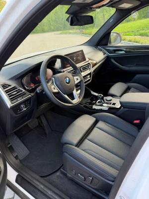 White BMW X3 2024 in Vilnius, with an engine capacity of 2.00 L and mileage of 27 thousand km for 34900 €, photo 7 on AUTOMOTO.COM.LV