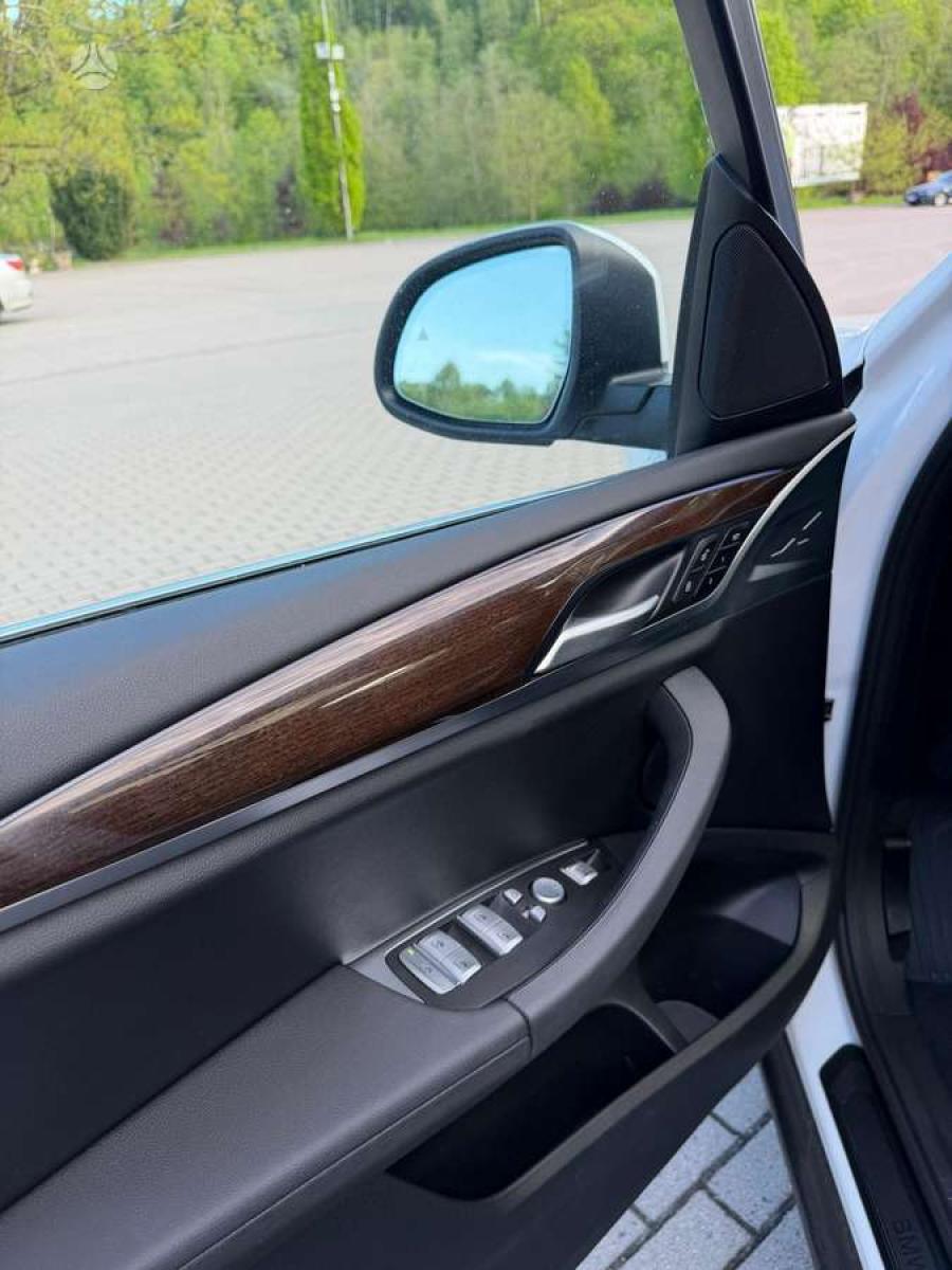 White BMW X3 2024 in Vilnius, with an engine capacity of 2.00 L and mileage of 27 thousand km for 34900 €, photo 10 on AUTOMOTO.COM.LV