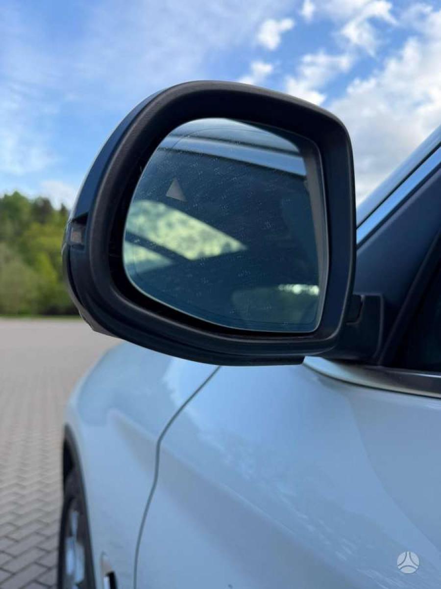 White BMW X3 2024 in Vilnius, with an engine capacity of 2.00 L and mileage of 27 thousand km for 34900 €, photo 12 on AUTOMOTO.COM.LV
