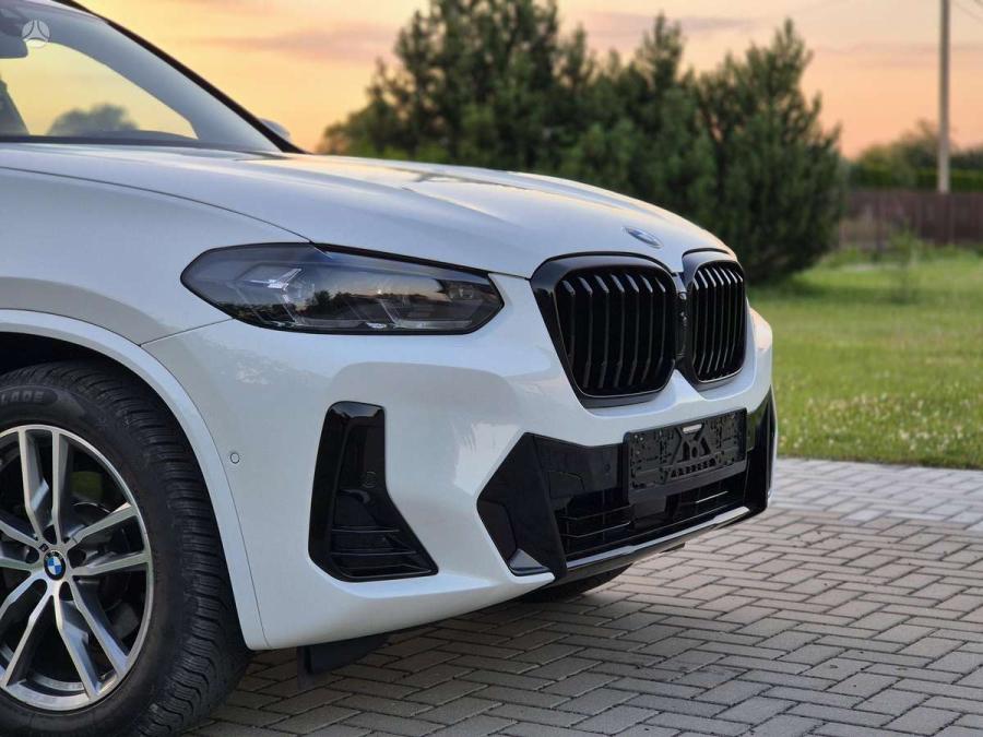 White BMW X3 2018 in Vilnius, with an engine capacity of 2.00 L and mileage of 181 thousand km for 26950 €, photo 5 on AUTOMOTO.COM.LV
