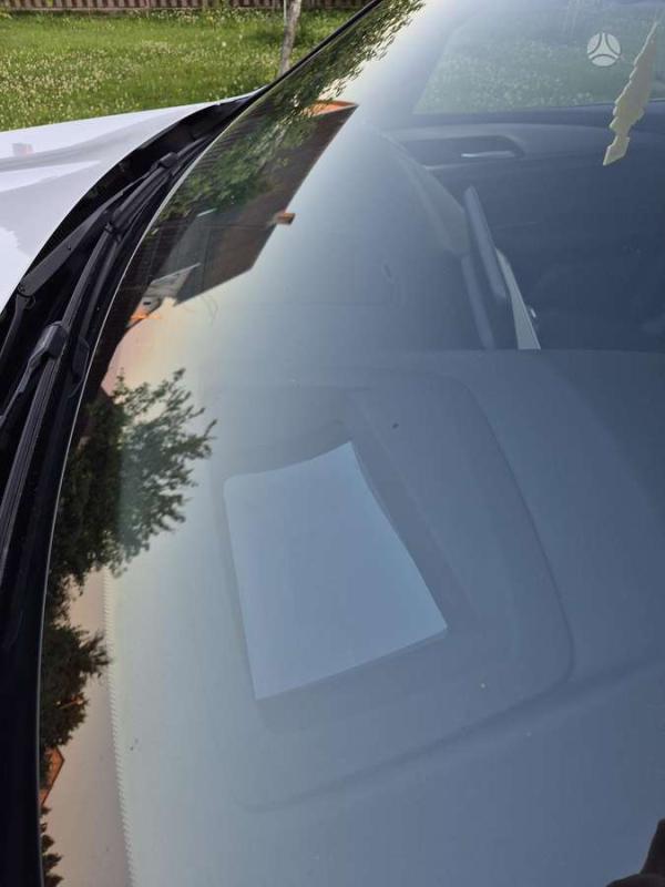 White BMW X3 2018 in Vilnius, with an engine capacity of 2.00 L and mileage of 181 thousand km for 26950 €, photo 10 on AUTOMOTO.COM.LV