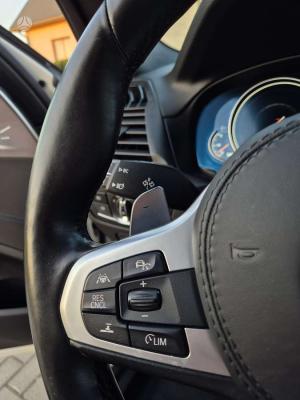 White BMW X3 2018 in Vilnius, with an engine capacity of 2.00 L and mileage of 181 thousand km for 26950 €, photo 13 on AUTOMOTO.COM.LV