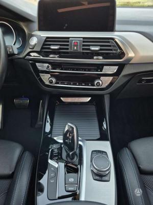 White BMW X3 2018 in Vilnius, with an engine capacity of 2.00 L and mileage of 181 thousand km for 26950 €, photo 17 on AUTOMOTO.COM.LV