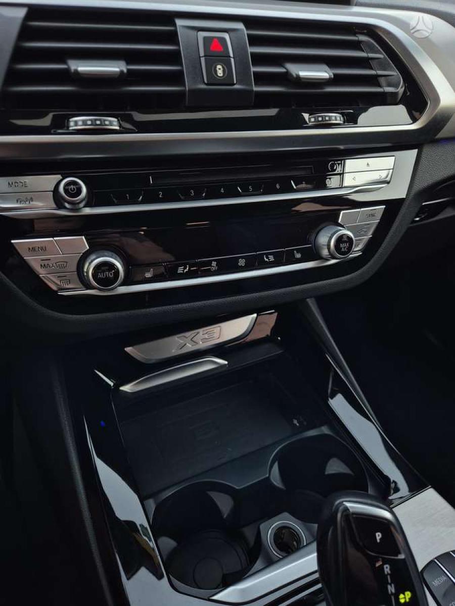 White BMW X3 2018 in Vilnius, with an engine capacity of 2.00 L and mileage of 181 thousand km for 26950 €, photo 18 on AUTOMOTO.COM.LV