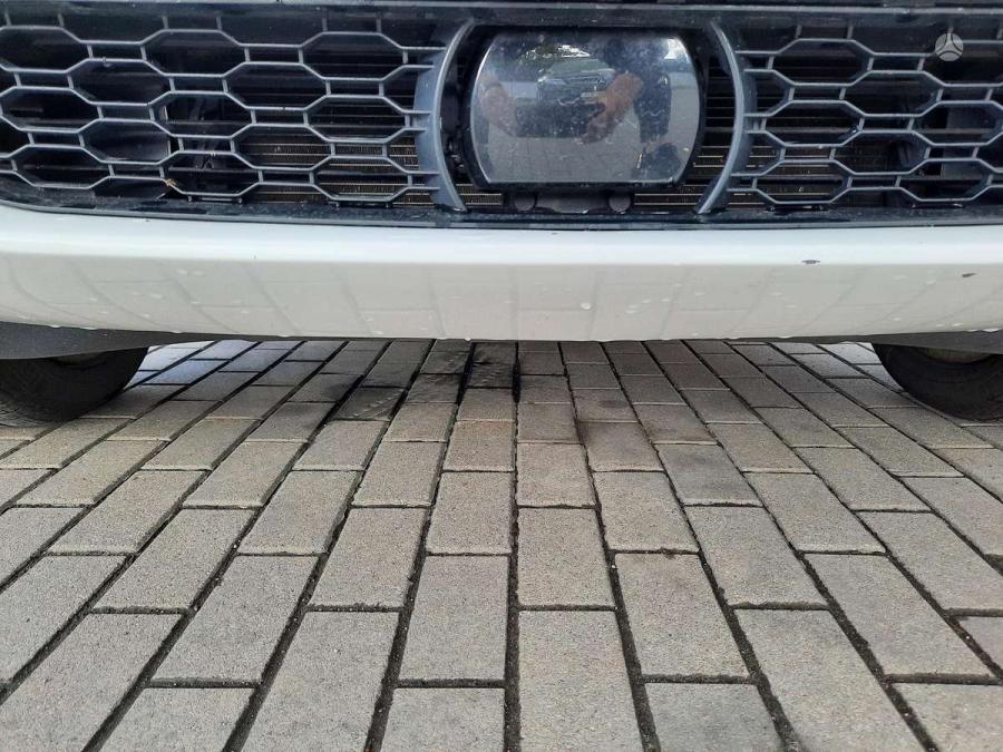 White BMW X3 2019 in Siauliai, with an engine capacity of 2.00 L and mileage of 163 thousand km for 23700 €, photo 13 on AUTOMOTO.COM.LV
