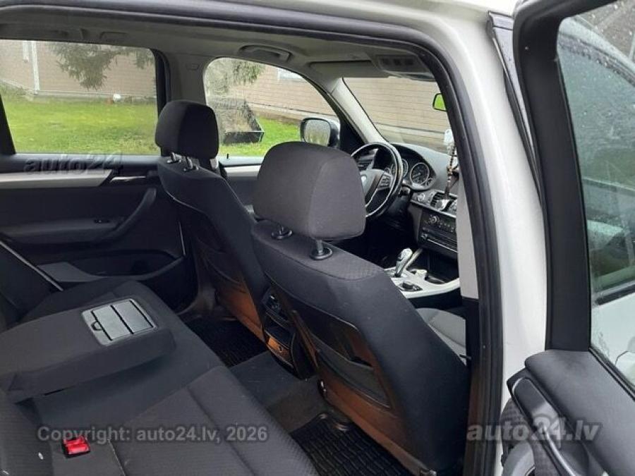 White BMW X3 2013 in Tallinn, with an engine capacity of 2.00 L and mileage of 281 thousand km for 12900 €, photo 13 on AUTOMOTO.COM.LV