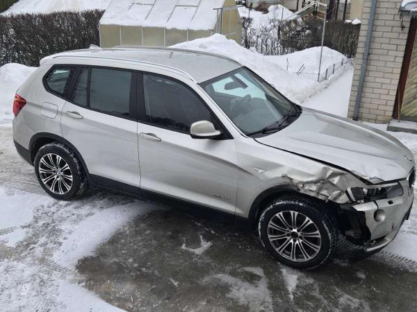 Yellow BMW X3 2011 in Ukmerge, with an engine capacity of 2.00 L and mileage of 134 thousand km for 5499 €, photo 9 on AUTOMOTO.COM.LV