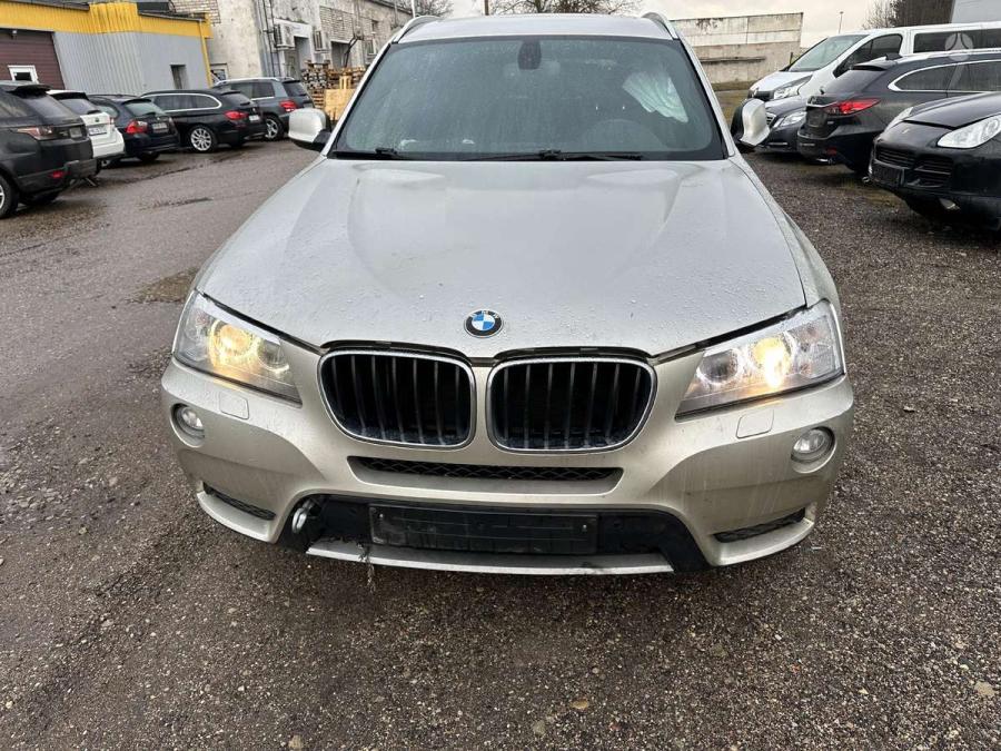Yellow BMW X3 2012 in Utena, with an engine capacity of 2.00 L and mileage of 252 thousand km for 4700 €, photo 5 on AUTOMOTO.COM.LV