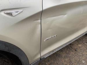 Yellow BMW X3 2012 in Kaunas, with an engine capacity of 2.98 L and mileage of 261 thousand km for 4500 €, photo 9 on AUTOMOTO.COM.LV