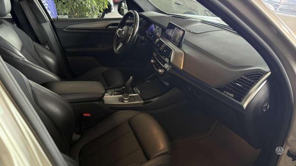 Yellow BMW X3 2019 in Vilnius, with an engine capacity of 2.00 L and mileage of 133 thousand km for 27666 €, photo 7 on AUTOMOTO.COM.LV