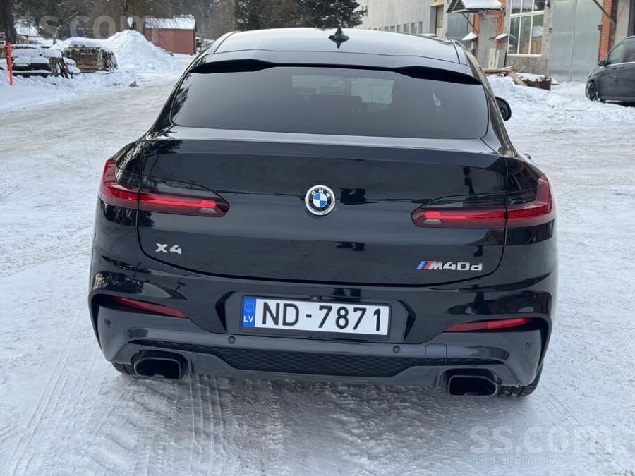 Black BMW X4 2018 in Jekabpils, with an engine capacity of 3.00 L and mileage of 167 thousand km for 28850 €, photo 4 on AUTOMOTO.COM.LV
