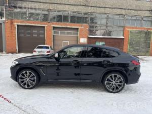 Black BMW X4 2018 in Jekabpils, with an engine capacity of 3.00 L and mileage of 167 thousand km for 28850 €, photo 7 on AUTOMOTO.COM.LV