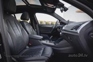 Black BMW X4 2019 in Tallinn, with an engine capacity of 3.00 L and mileage of 167 thousand km for 32990 €, photo 16 on AUTOMOTO.COM.LV