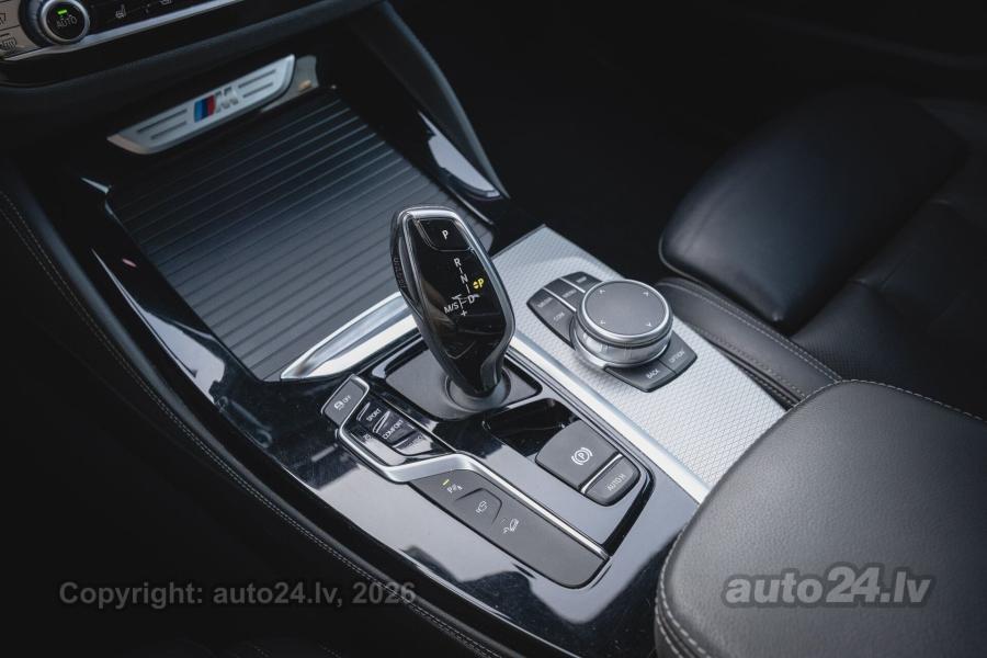 Black BMW X4 2019 in Tallinn, with an engine capacity of 3.00 L and mileage of 167 thousand km for 32990 €, photo 19 on AUTOMOTO.COM.LV