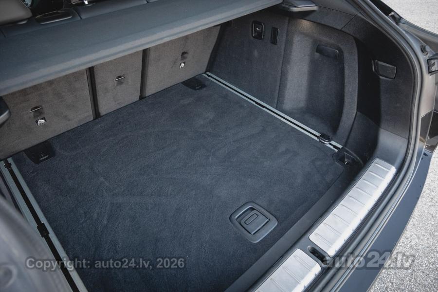 Black BMW X4 2019 in Tallinn, with an engine capacity of 3.00 L and mileage of 167 thousand km for 32990 €, photo 25 on AUTOMOTO.COM.LV