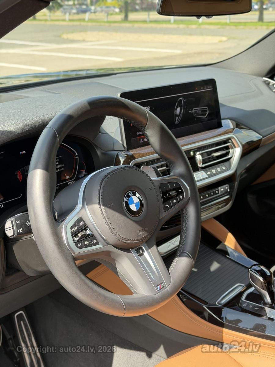 Black BMW X4 2024 in Riga, with an engine capacity of 3.00 L and mileage of 71 thousand km for 54340 €, photo 12 on AUTOMOTO.COM.LV