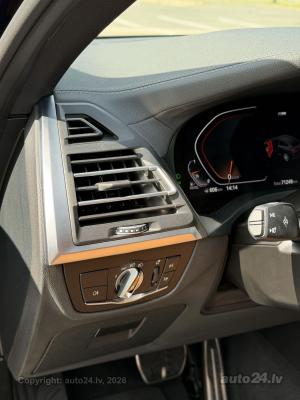 Black BMW X4 2024 in Riga, with an engine capacity of 3.00 L and mileage of 71 thousand km for 54340 €, photo 13 on AUTOMOTO.COM.LV
