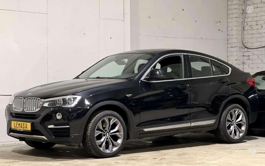 Black BMW X4 2014 in Klaipeda, with an engine capacity of 2.99 L and mileage of 228 thousand km for 17999 €, photo 18 on AUTOMOTO.COM.LV