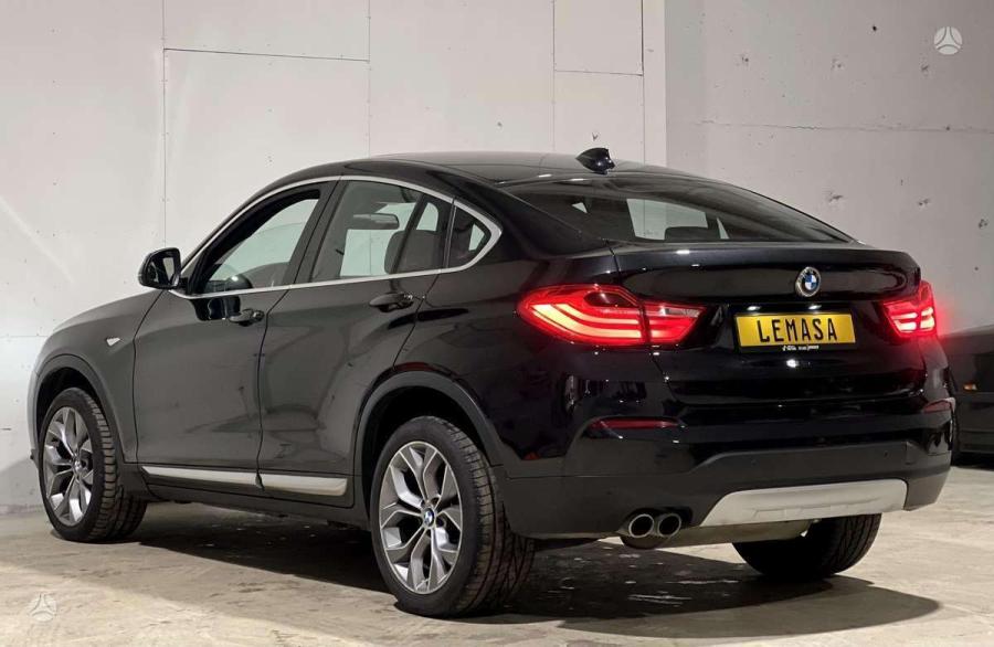 Black BMW X4 2014 in Klaipeda, with an engine capacity of 2.99 L and mileage of 228 thousand km for 17999 €, photo 23 on AUTOMOTO.COM.LV