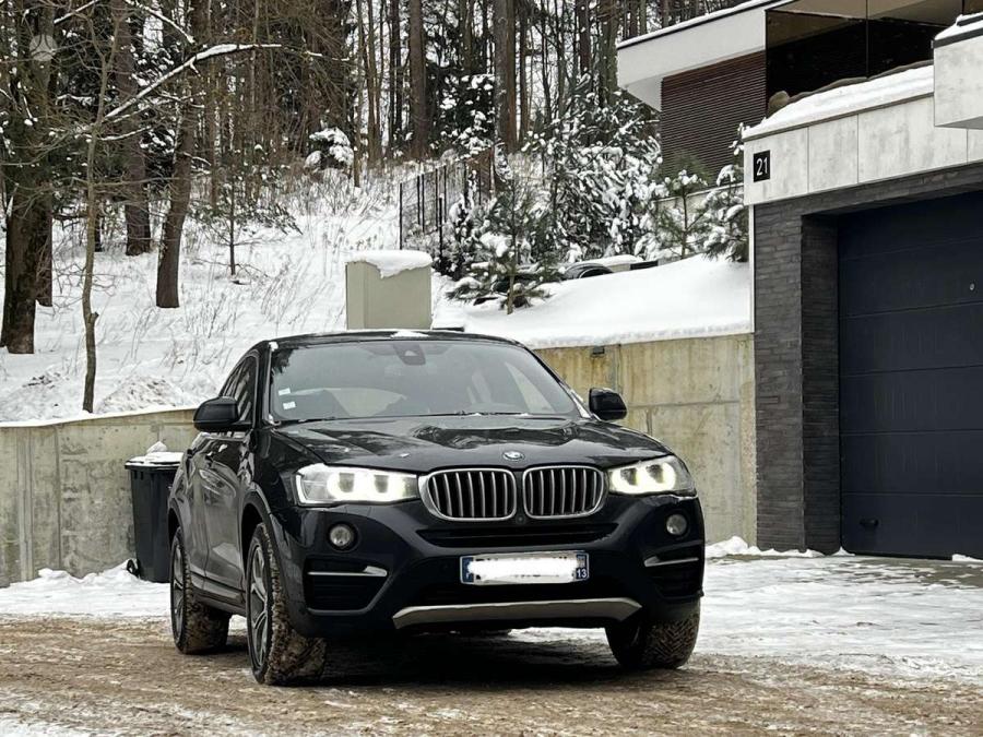 Black BMW X4 2015 in Vilnius, with an engine capacity of 2.99 L and mileage of 10 thousand km for 17999 €, photo 15 on AUTOMOTO.COM.LV