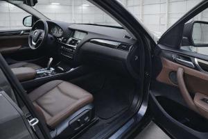 Black BMW X4 2015 in Vilnius, with an engine capacity of 2.00 L and mileage of 219 thousand km for 17600 €, photo 6 on AUTOMOTO.COM.LV