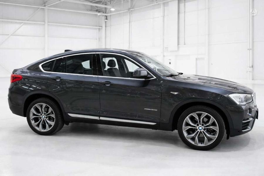 Black BMW X4 2015 in Vilnius, with an engine capacity of 2.00 L and mileage of 219 thousand km for 17600 €, photo 8 on AUTOMOTO.COM.LV
