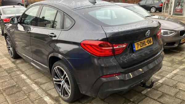 Black BMW X4 2015 in Kaunas, with an engine capacity of 2.00 L and mileage of 170 thousand km for 12000 €, photo 2 on AUTOMOTO.COM.LV