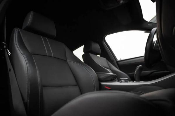 Melns BMW X4 2015 Jelgava, ar dzinēja tilpumu 2.00 L un nobraukumu 240 tūkst. km par 20950 €, foto 5 vietnē AUTOMOTO.COM.LV