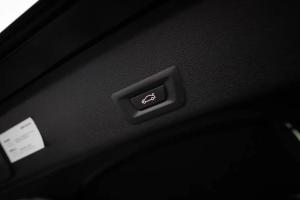 Black BMW X4 2015 in Jelgava, with an engine capacity of 2.00 L and mileage of 240 thousand km for 20950 €, photo 9 on AUTOMOTO.COM.LV