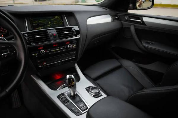 Melns BMW X4 2015 Jelgava, ar dzinēja tilpumu 2.00 L un nobraukumu 240 tūkst. km par 20950 €, foto 10 vietnē AUTOMOTO.COM.LV