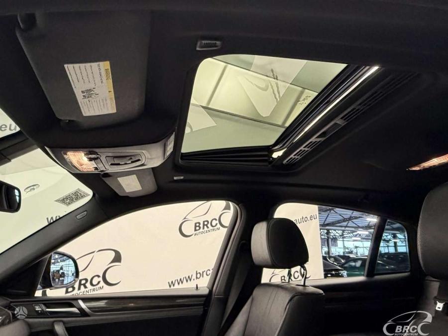 Black BMW X4 2015 in Vilnius, with an engine capacity of 2.00 L and mileage of 206 thousand km for 10900 €, photo 26 on AUTOMOTO.COM.LV