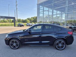 Black BMW X4 2015 in Panevezys, with an engine capacity of 2.00 L and mileage of 401 thousand km for 12650 €, photo 9 on AUTOMOTO.COM.LV