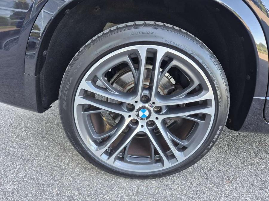 Black BMW X4 2015 in Panevezys, with an engine capacity of 2.00 L and mileage of 401 thousand km for 12650 €, photo 25 on AUTOMOTO.COM.LV