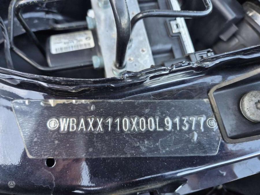 Black BMW X4 2015 in Panevezys, with an engine capacity of 2.00 L and mileage of 401 thousand km for 12650 €, photo 27 on AUTOMOTO.COM.LV