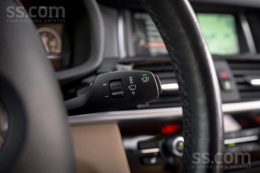 Black BMW X4 2015 in Talsi, with an engine capacity of 3.00 L and mileage of 226 thousand km for 15950 €, photo 19 on AUTOMOTO.COM.LV